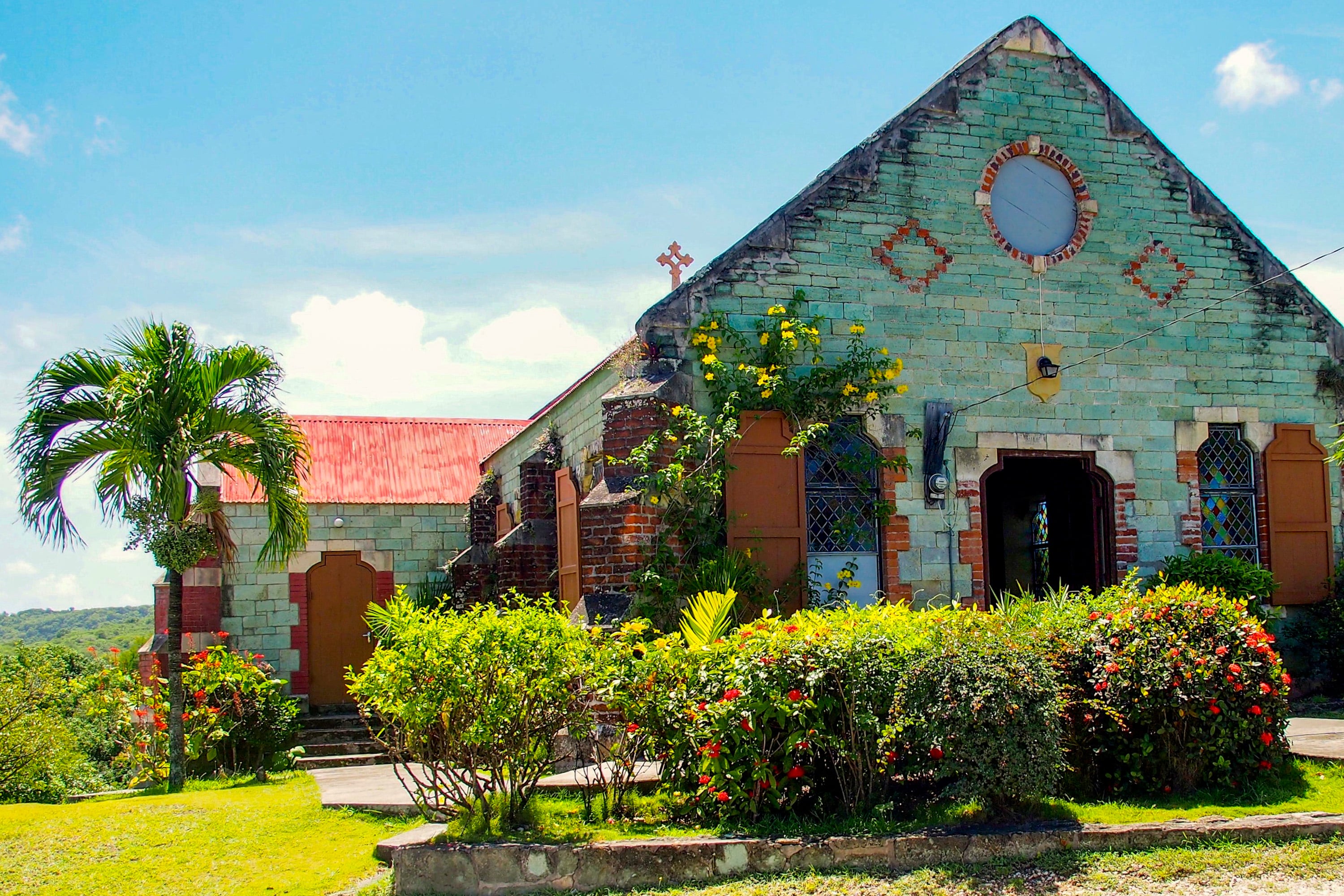 Saint Barnabas Anglican Church: Antiguan Green House of God